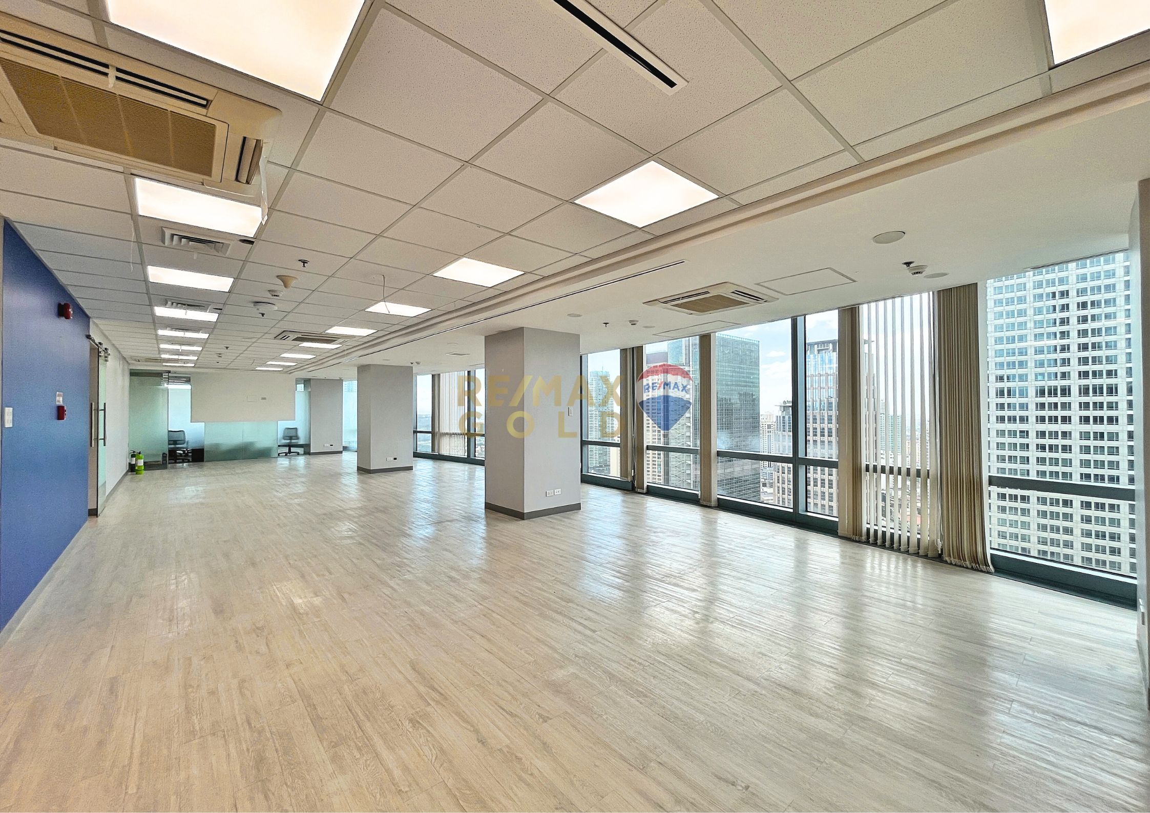 For Rent : Fully Fitted Office Space in BDO Equitable Tower Makati - RE ...